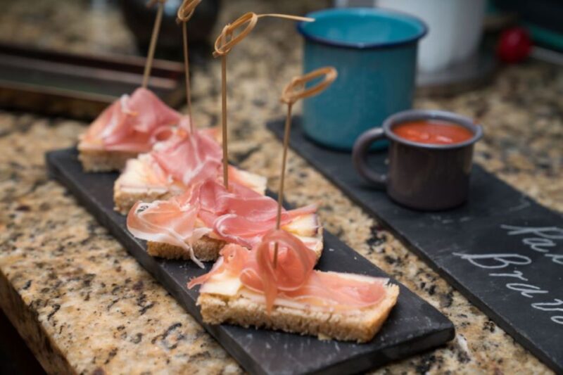 Chicago: Tapas & Flamenco Dinner in Ukrainian Village - The Flamenco Performance: Passionate and Educational