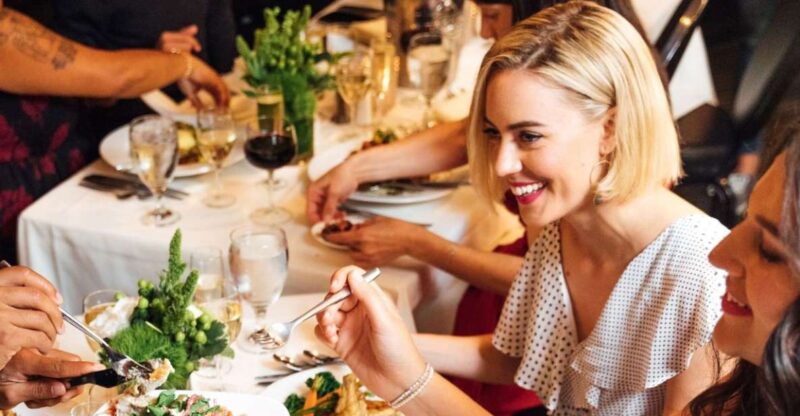 Chicago: Thanksgiving Gourmet Lunch Cruise on Chicago River - Chicago: Thanksgiving Gourmet Lunch Cruise on Chicago River