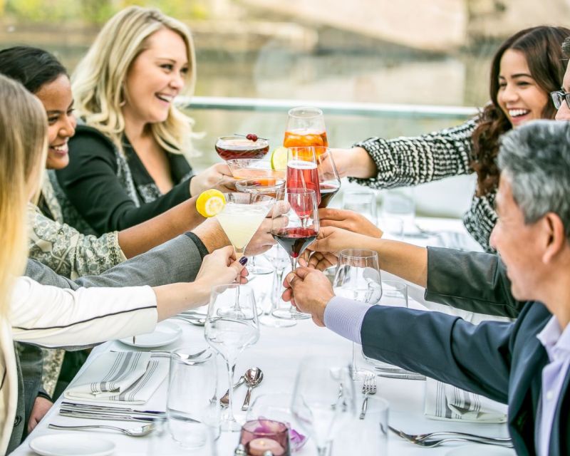 Chicago: Thanksgiving Gourmet Lunch Cruise on Chicago River - The Experience in Detail