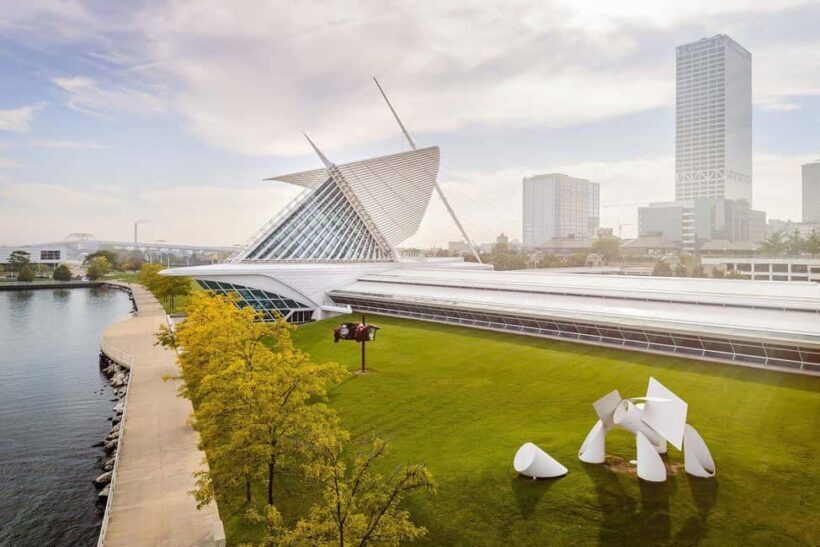 Chicago:Milwaukee City Highlights Day Trip with Brewery Tour - FAQ