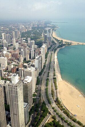 Chicago's Lake Michigan Downtown Kayak Rental at Ohio Street Beach - Exploring Chicago from the Water: A Deep Dive into the Lake Michigan Kayak Experience