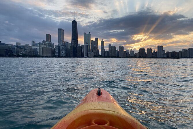 Chicago's Lake Michigan Downtown Kayak Rental at Ohio Street Beach - A Detailed Look at the Experience