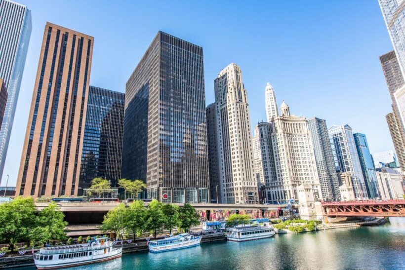 Chicago's Modern Skyscrapers Guided Walking Tour - Key Points