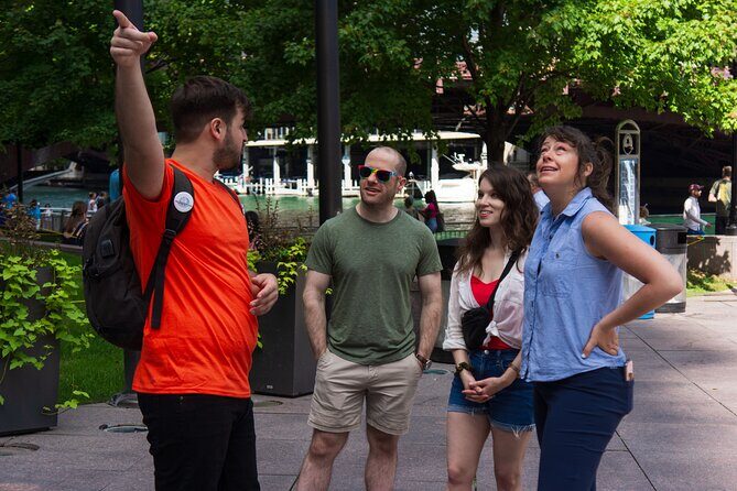 Chicago's Riverwalk & History 2 Hour Small Group Walking Tour - Stop 3: Marina City (20 minutes)