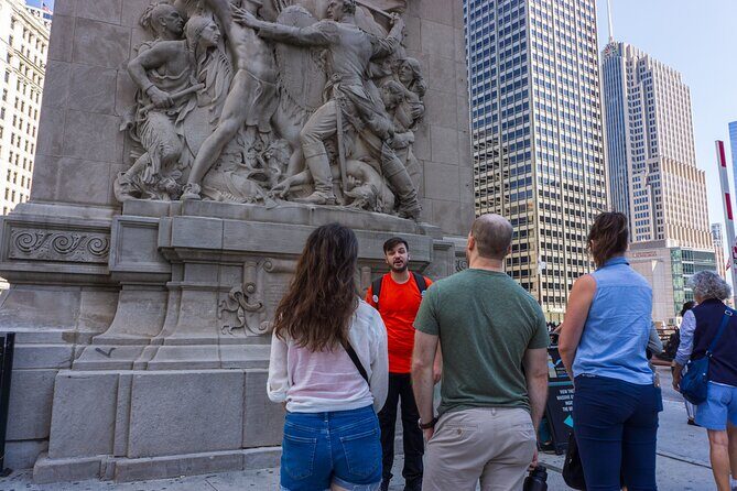 Chicago's Riverwalk & History 2 Hour Small Group Walking Tour - Stops 8-10: The River and Landmark Buildings (20 minutes)
