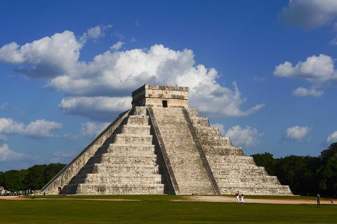 Chichen Itzá, Cenote Ik Kil, Valladolid Premium Reduced Group - An In-Depth Look at the Tour Itinerary