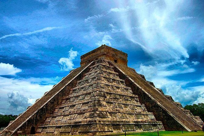 Chichen Itza Deluxe Tour! Mayan Adventure & Transportation from Cancun - A Deep Dive into the Tour Experience