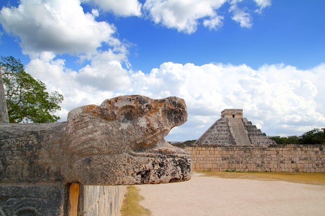 Chichen Itza Early Access Tour with Expert Guide & Buffet Lunch - Key Points