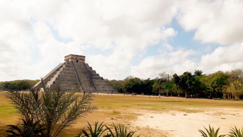 Chichén Itzá Skip-the-Line Entrance Ticket - The Experience of Visiting Alone or with a Guide