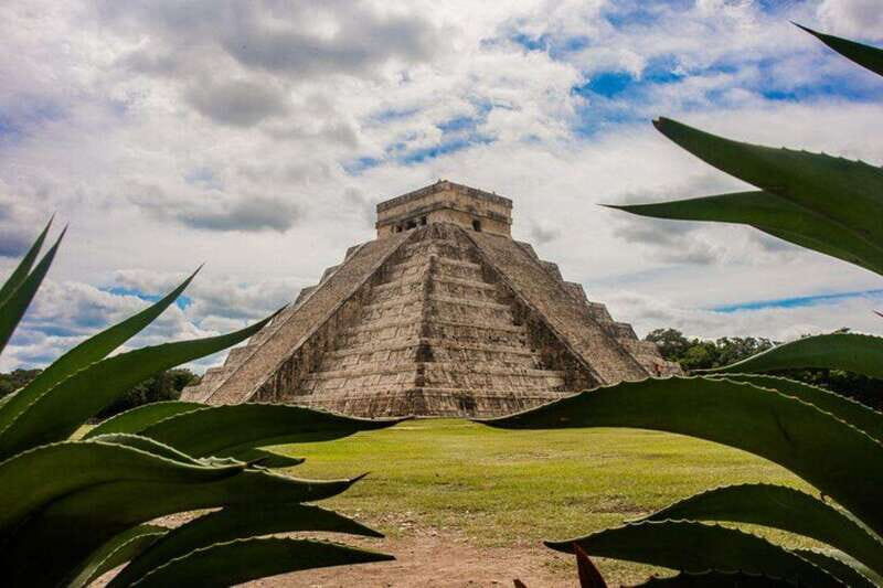 Chichen Itza: Tour to One of the Seven Wonders of the World - Key Points