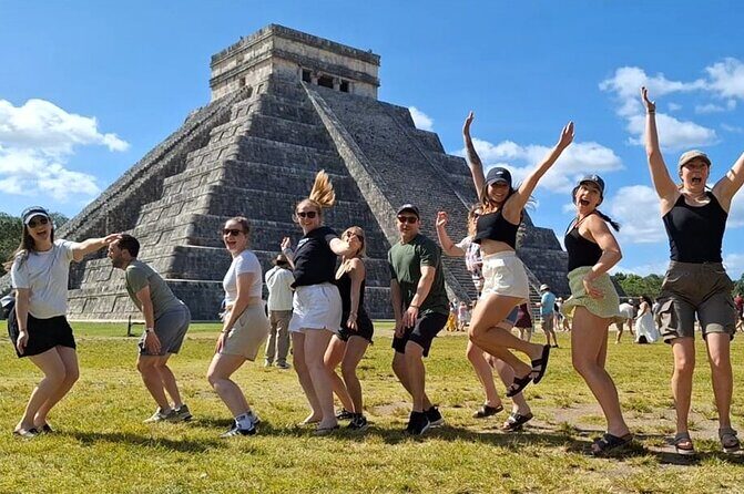 Chichen Itza Walking Shared Tour and Skip-the-Line Early Access - The Experience of a Small Group