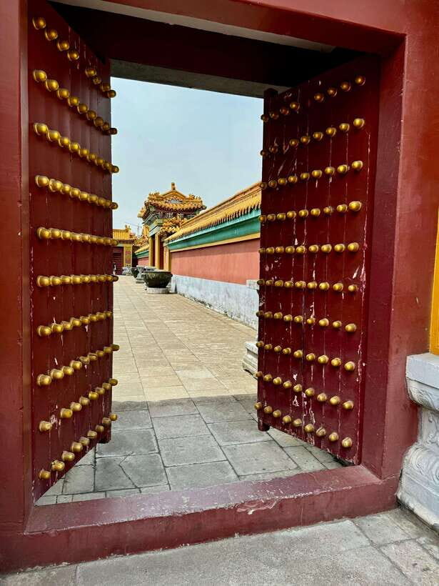 China Hollywood and Yiwu-the offline Temu commercial heaven - The Commercial Buzz of Yiwu: China’s Trade Capital