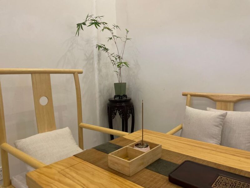 Chinese Tea ceremony in Beijing Hutong courtyard - The Sum Up