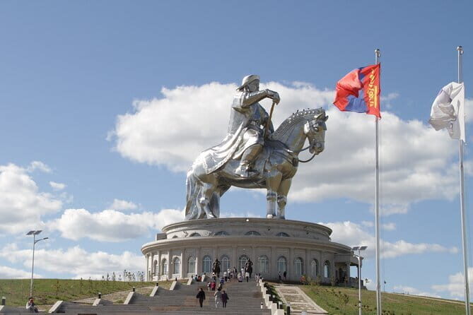 Chinggis Khaan Statue Complex and Sain Nomun Monastery Tour - Why This Tour Stands Out