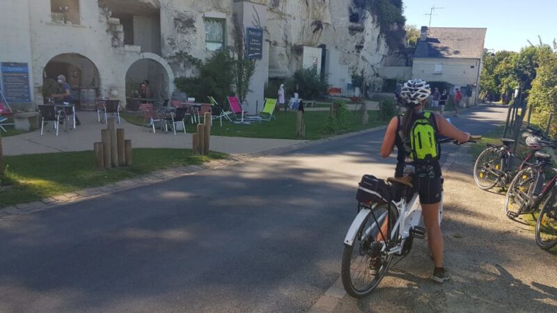 Chinon: Bicycle Tour of Saumur Wineries with Picnic Lunch - FAQs