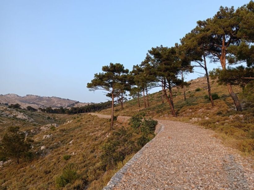 Chios: Private Sunset Hiking Tour to Lithi beach - The Experience in Detail