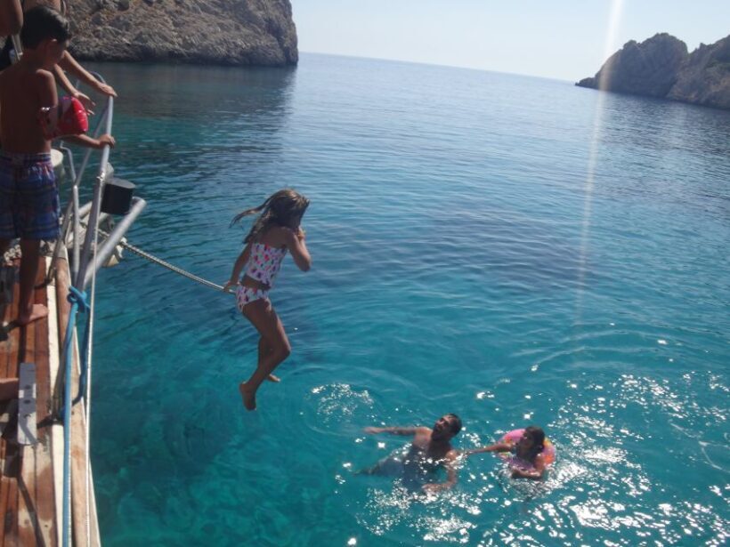 Chios: Sailing Boat Cruise to Oinouses with Meal & Drinks - Key Points