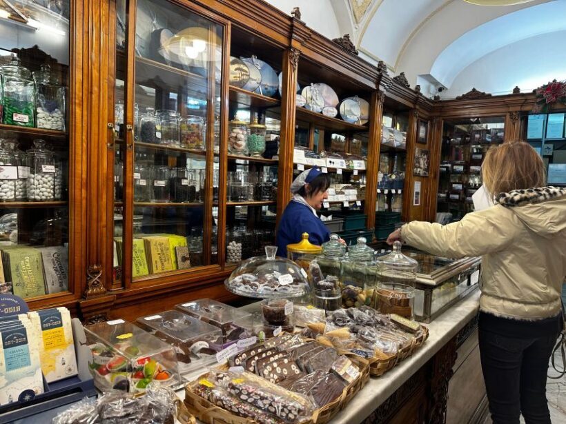 Chocolate and Pastry tasting tour in Napoli Old Town - The Itinerary in Detail