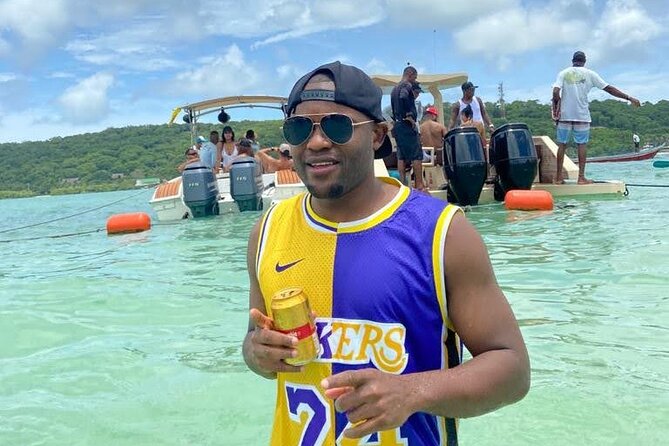 Cholón Island With Music Lunch and Drinks - Tour Highlights and Activities