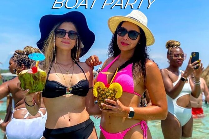 Cholon the Party Island, With DJ on Weekends & Dances Show! - Lunch and Refreshments