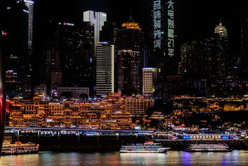 Chongqing Leisure one Day Tour (Including Lunch and Hotpot) - Exploring Chongqing with a Private Guide