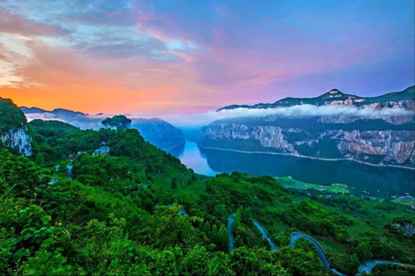 Chongqing: Wulong 5-Day Tour with Hotel & Transfers - The Vibrant Urban Side of Chongqing