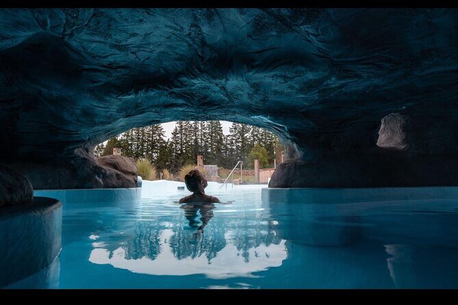 Christchurch day tour: Jet Boat the Rakaia Gorge & visit Methven - Optional Hot Pools & Lunch in Methven