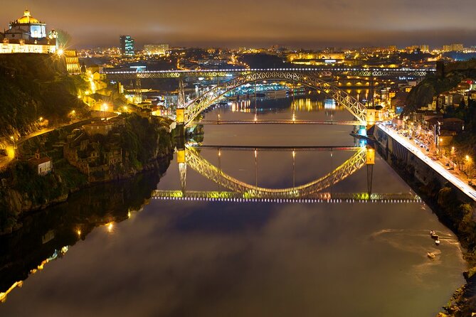 Christmas All Inclusive Dinner River Cruise with DJ on Board - FAQ