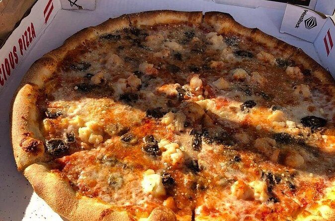 Christmas Cove and Pizza Pi Happy Hour Sail Tour - FAQ