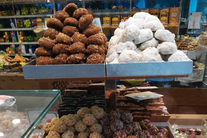Christmas food and walking tour in Athens - Strolling Down Ermou Street: Christmas Shopping and Treats
