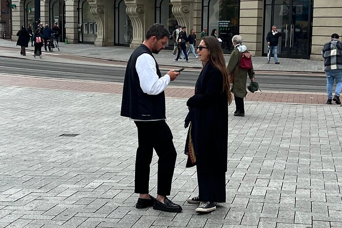 Christmas in Amsterdam: Historical Self-Guided Walking Tour - Experiencing the Charm of Amsterdams Canals