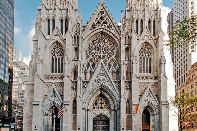 Christmas in New York: Private Holiday History Tour - Exploring Holiday Displays