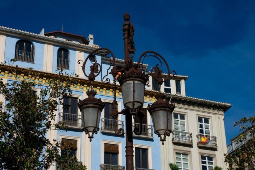 Christmas Magic: Walking Granadas Historic Highlights - Key Points