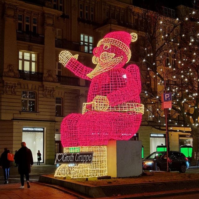 Christmas market lights tour bus through Berlin, free mulled wine (2.5 hours) - An In-Depth Look at the Tour Experience