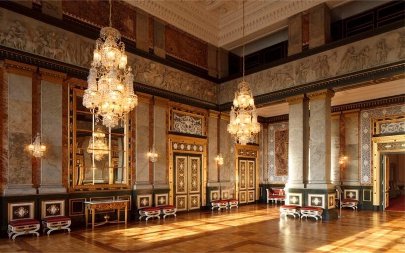 Chrtistiansborg Palace Tour in Spanish - Discovering Christiansborg Palace: A Guided Tour in Spanish