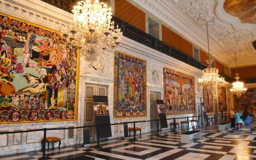 Chrtistiansborg Palace Tour in Spanish - Who Will Love This Tour?