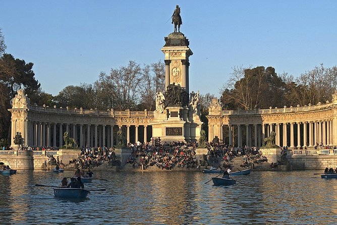 Cibeles Rooftop and Retiro Park Tour with professional guide - FAQs