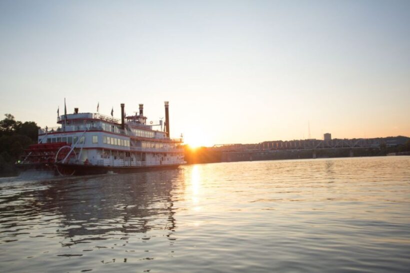 Cincinnati: Ohio River Cruise with Buffet Dinner - Key Points