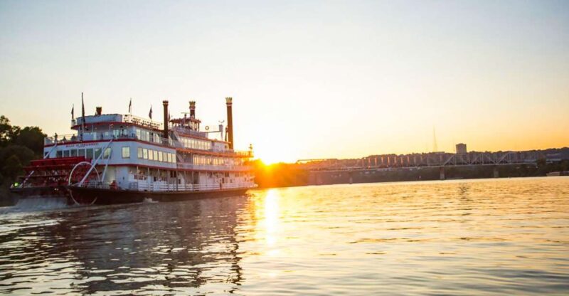 Cincinnati: Riverboat Cruise with Lunch and Entertainment - An Authentic and Relaxing River Experience