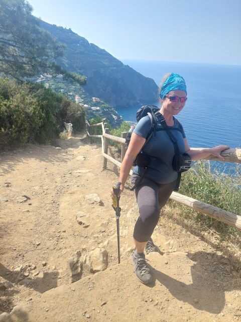 Cinque Terre from Riomaggiore to Manarola and vineyards - Key Points