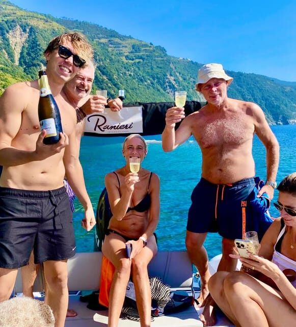 Cinque Terre Giro in Barca 4/8 ore con cibo e bevande - Why This Tour Gets High Praise