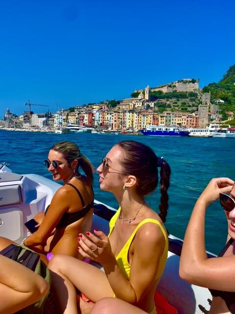 Cinque Terre Giro in Barca 4/8 ore con cibo e bevande - Analyzing the Value