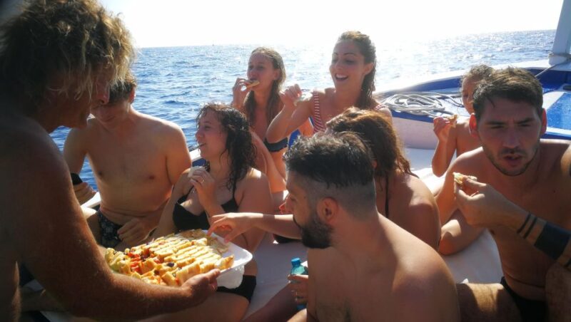 Cinque Terre: Morning Boat Tour with breakfast and brunch - A Truly Scenic Journey: The Cinque Terre Boat Tour with Breakfast and Brunch
