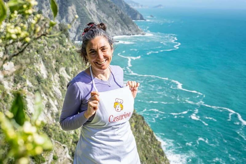 Cinque Terre: Pesto Cooking Class at a Local's Home - Key Points