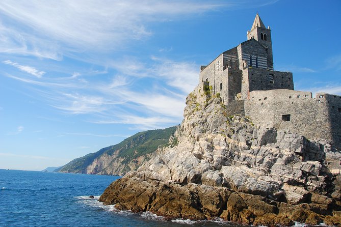 Cinque Terre Sailing Day Trip From La Spezia - Onboard Activities and Dining