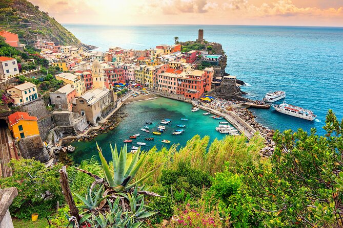 Cinque Terre Small Group or Private Day Tour From Florence - Exploring the Cinque Terre Villages