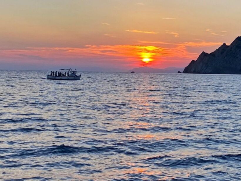 Cinque Terre: Sunset Boat Tour on Traditional Ligurian Gozzo - The Sum Up