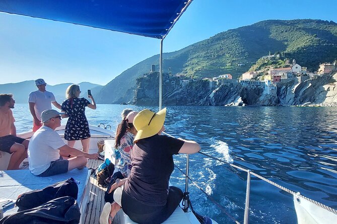 Cinque Terre Tour Gozzo Review: An Unforgettable Experience - Meeting Point and Logistics