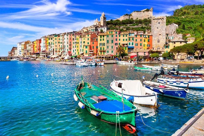 Cinque Terre Walking Tour With Food and Wine Tastings - Local Delicacies and Wine Tastings