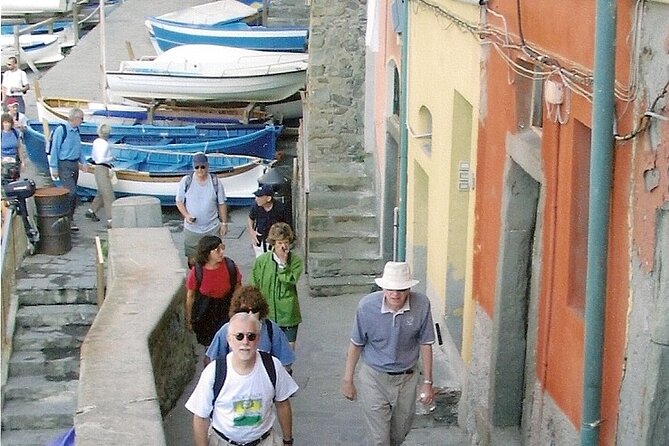 Cinque Terre Walking Tour With Food and Wine Tastings - Knowledgeable and Friendly Guides